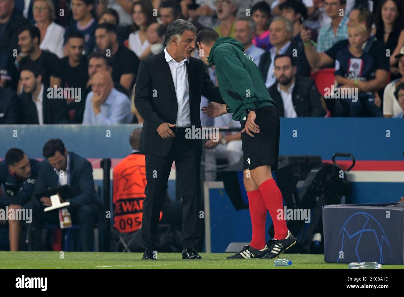 PARIS - PARIS SAINT-GERMAIN trainer coach Christophe Galtier talks with ...