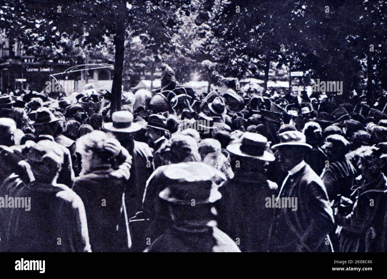 Communist food queue hi-res stock photography and images - Alamy