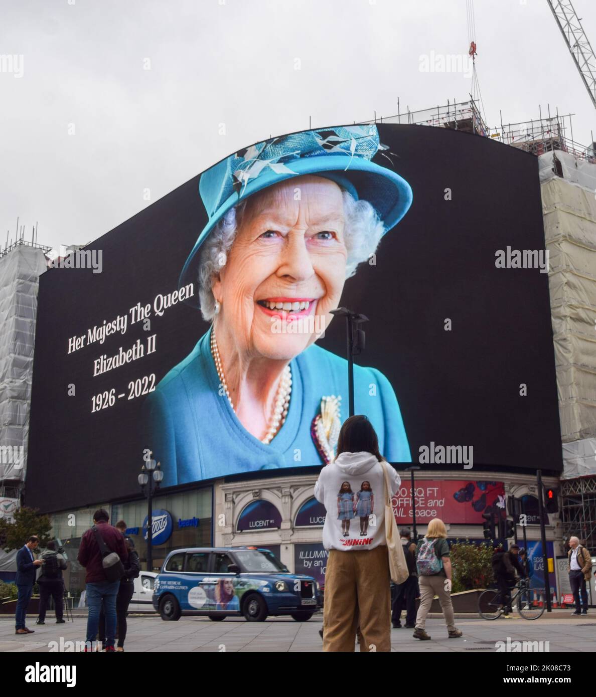 London, UK. 9th September 2022. Piccadilly Lights screen in Piccadilly ...