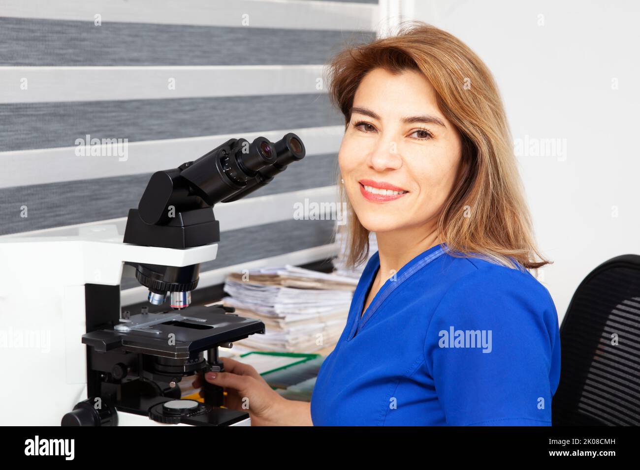 Pathologist microscope hi-res stock photography and images - Alamy