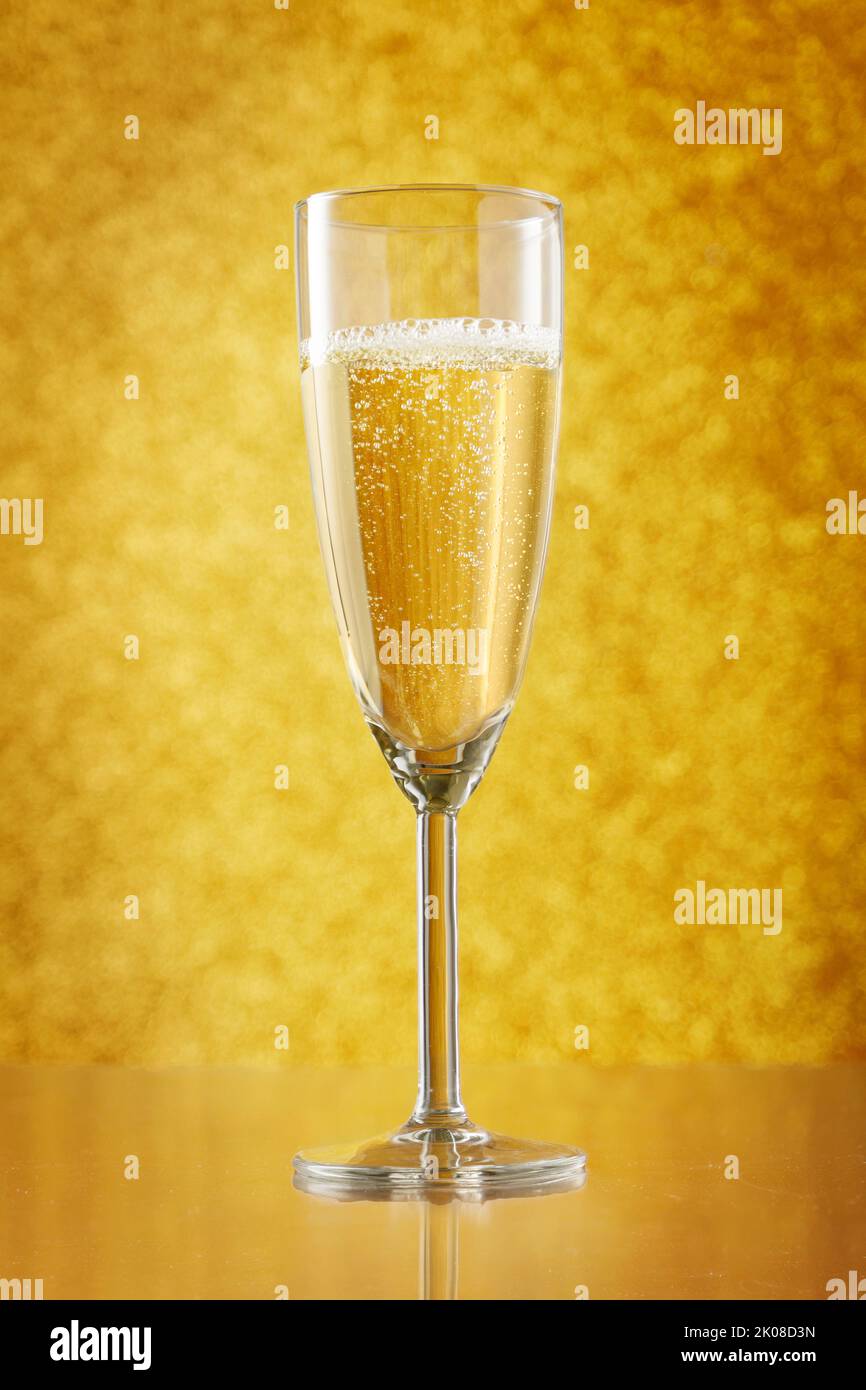 Sparkling happy birthday hi-res stock photography and images - Alamy