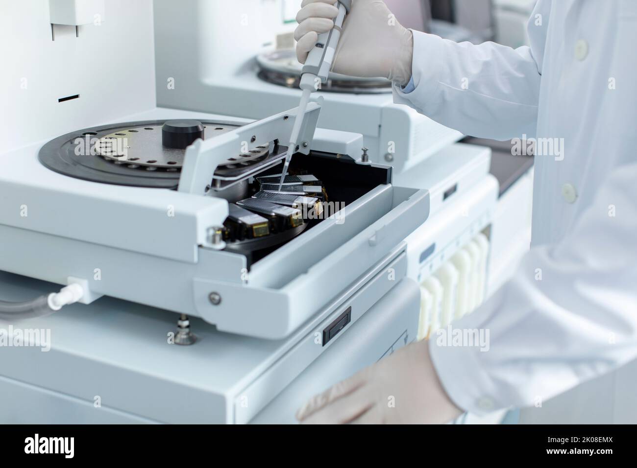 Chinese researcher working in laboratory Stock Photo - Alamy