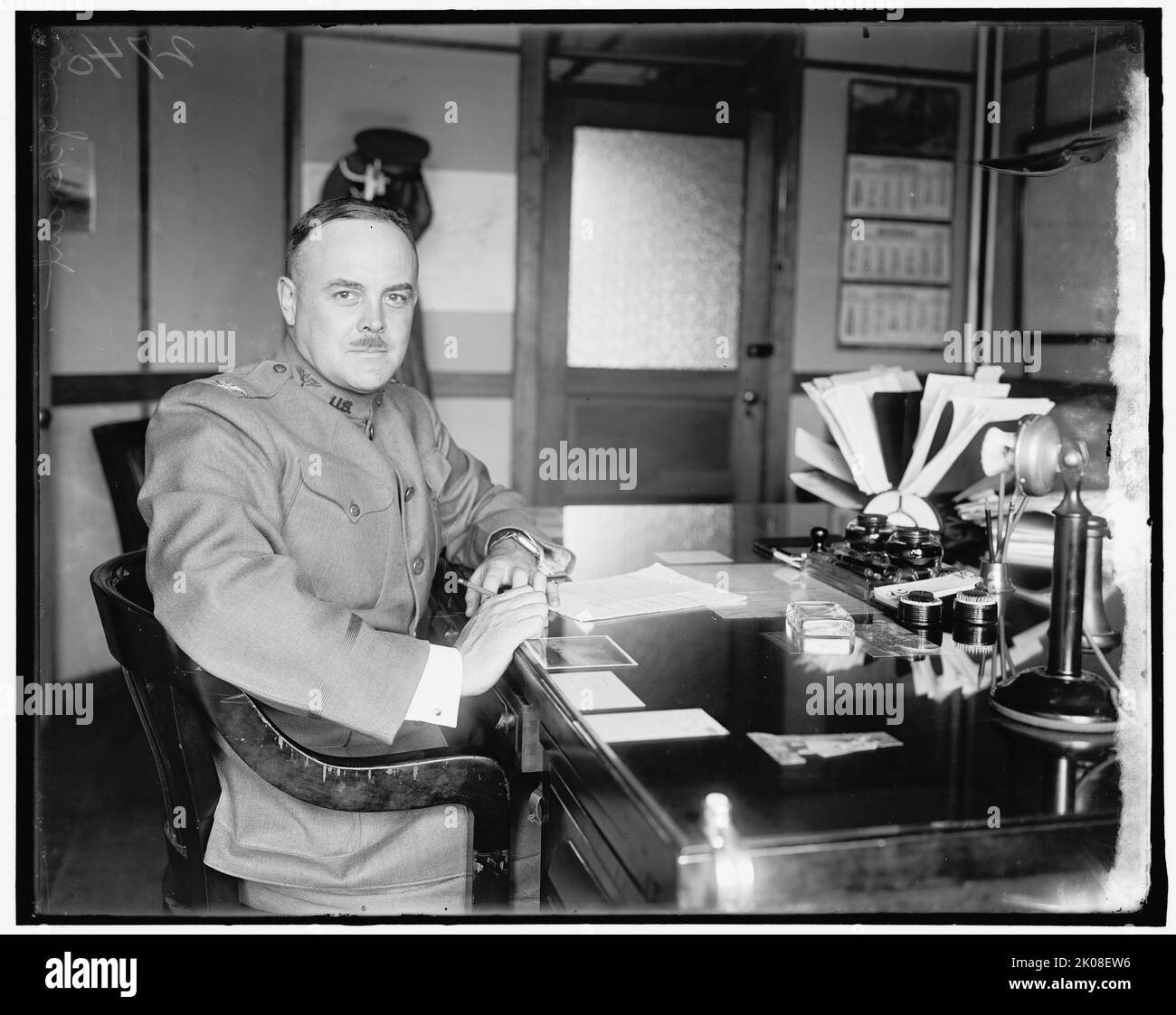 Us army officer 1920s Black and White Stock Photos & Images - Alamy