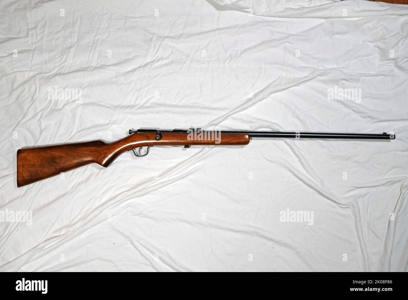 Single shot 22 cal rifle hi-res stock photography and images - Alamy