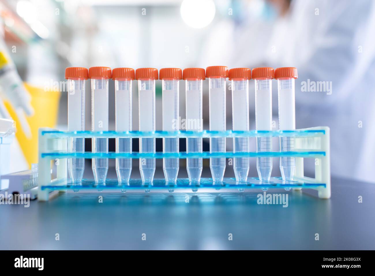 Focus rack test tubes laboratory hi-res stock photography and images ...