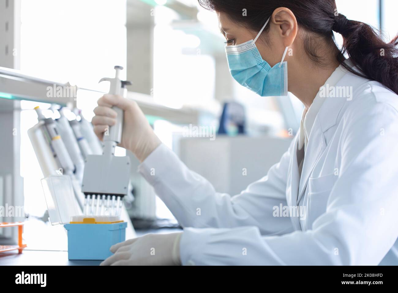 Medical samples pipetting in hi-res stock photography and images - Alamy