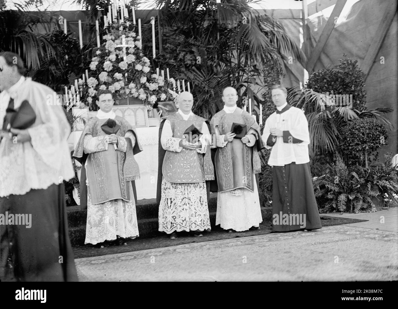 Military Field Mass by Holy Name Society of the Roman Catholic Church ...