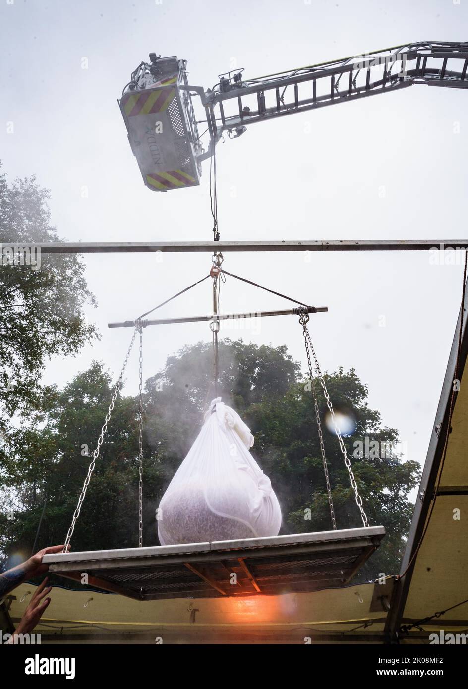 Schotten, Germany. 10th Sep, 2022. A fire department crane is used to ...