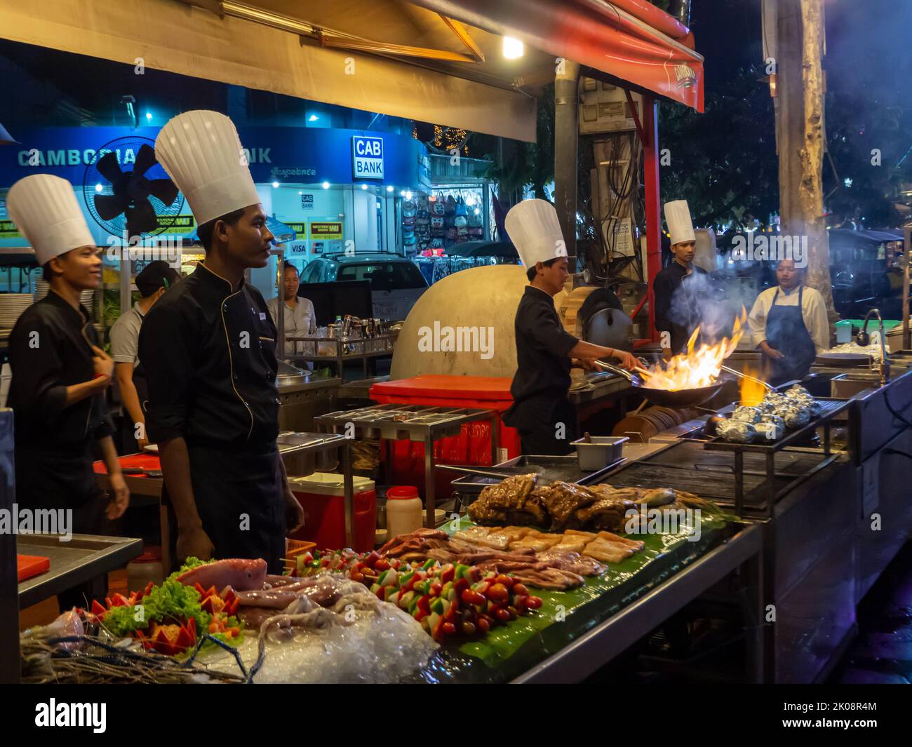 Khmer chefs hi-res stock photography and images - Alamy
