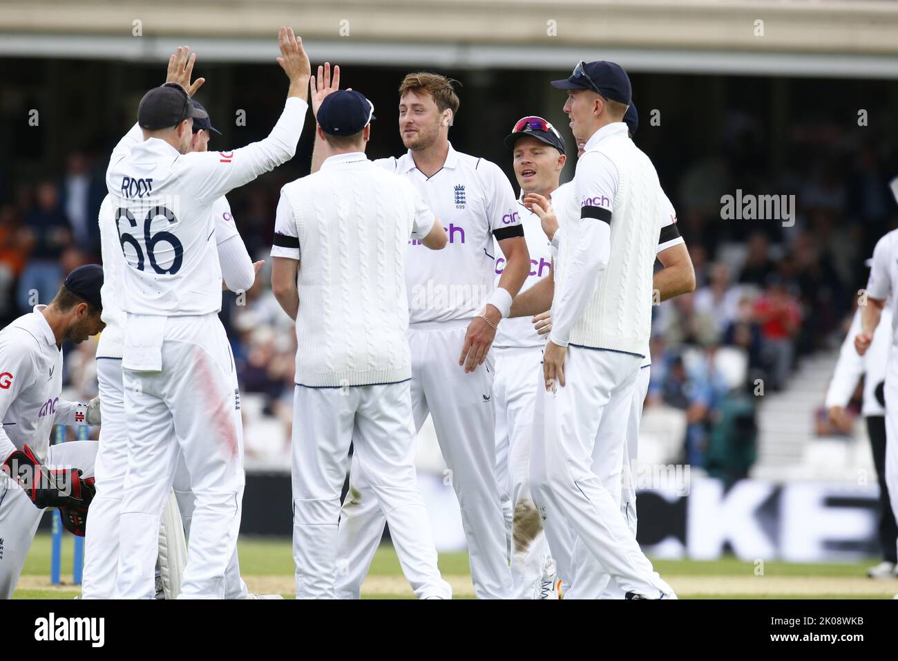 London, United Kingdom. 10th Sep, 2022. Ollie Robinson celebrates the ...
