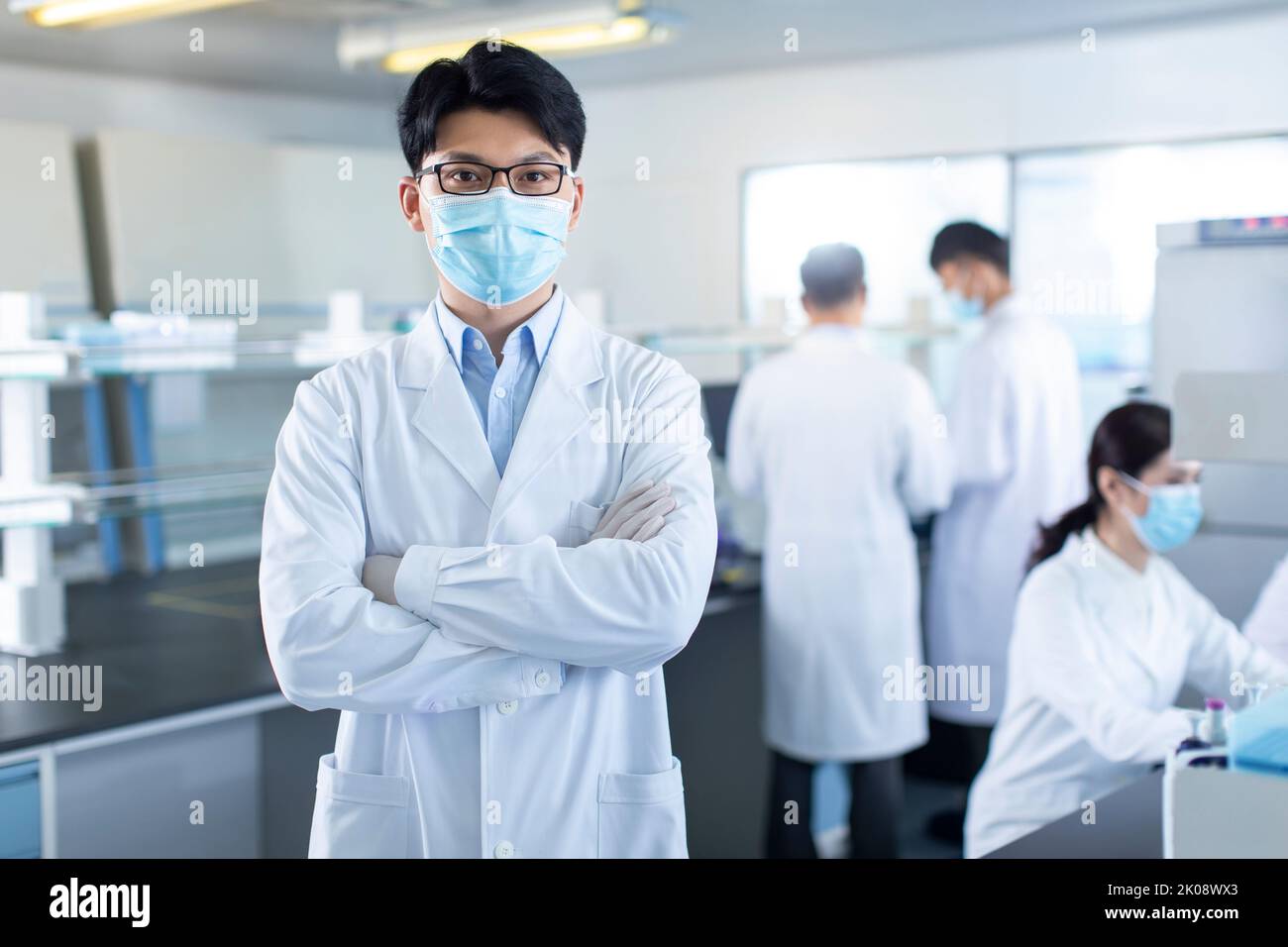 Portrait of Chinese male researcher in laboratory Stock Photo - Alamy