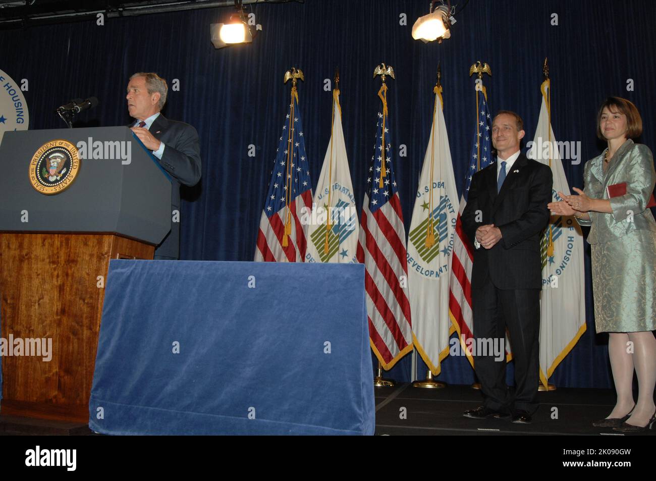 Swearing-in Ceremony for HUD Secretary Steve Preston - Swearing-in ...