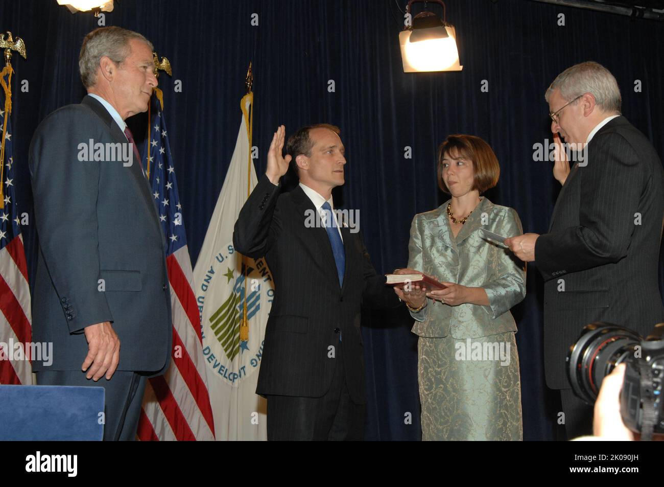 Swearing-in Ceremony for HUD Secretary Steve Preston - Swearing-in ...