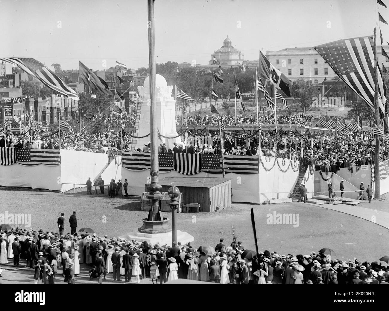 Columbus Memorial Unveiling, General View, 1912. [The Columbus Fountain ...