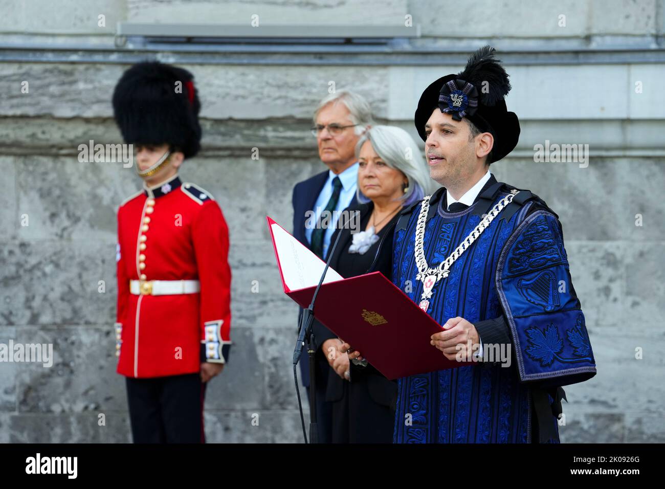 Governor General Mary Simon and husband Whit Fraser join Chief Herald ...