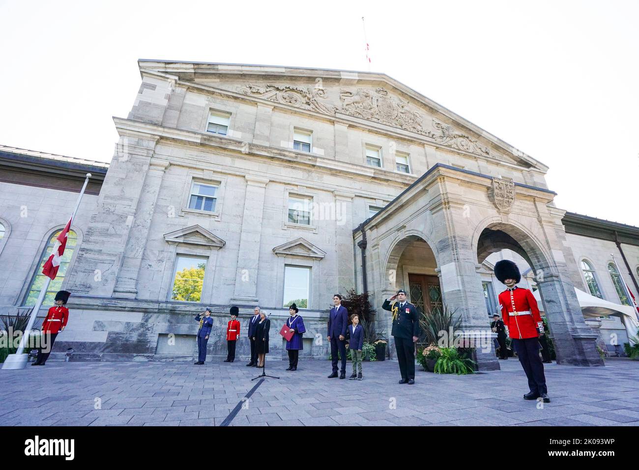 Prime Minister Justin Trudeau and son Hadrien and Governor General Mary ...