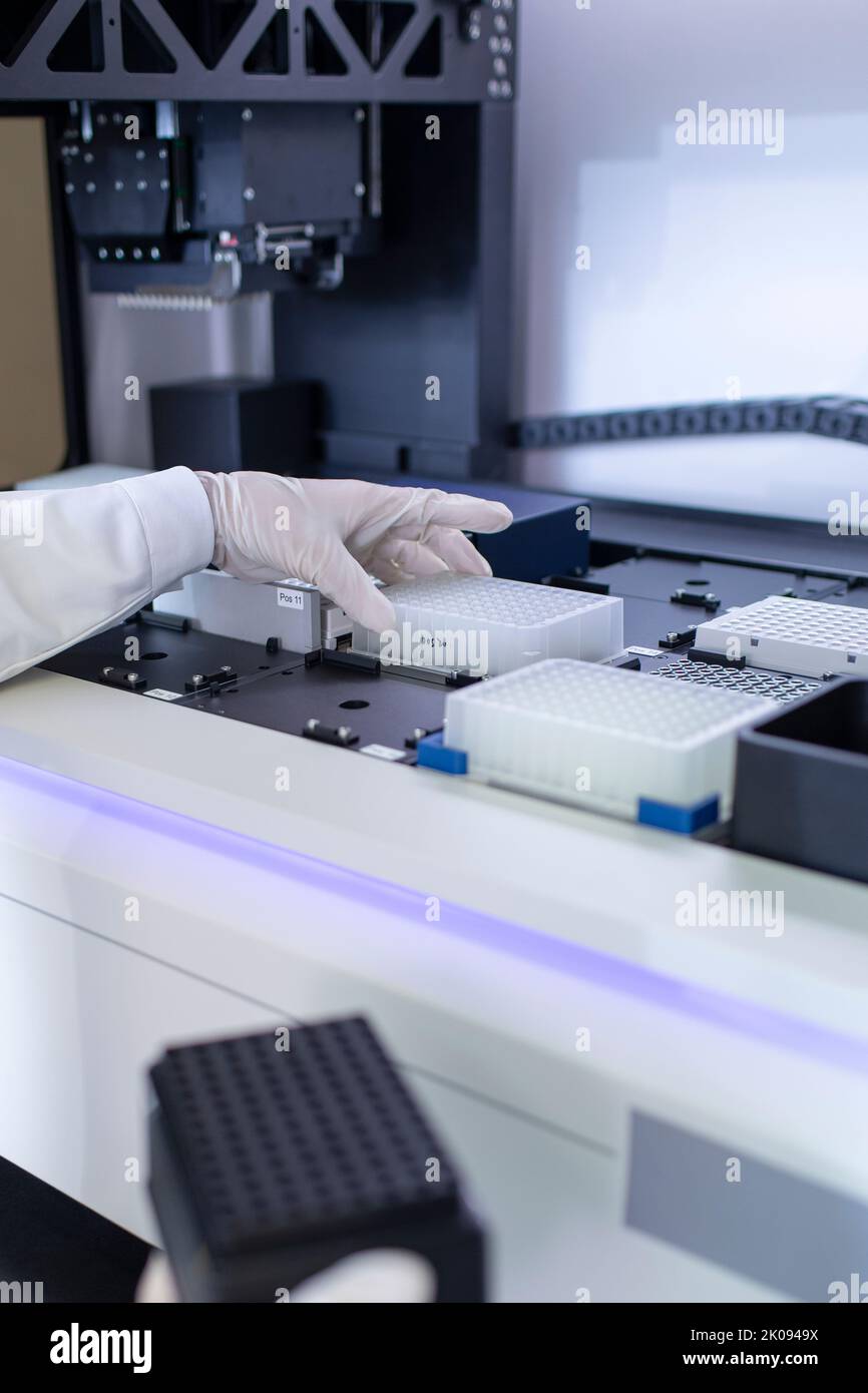 Chinese biotechnology hi-res stock photography and images - Alamy