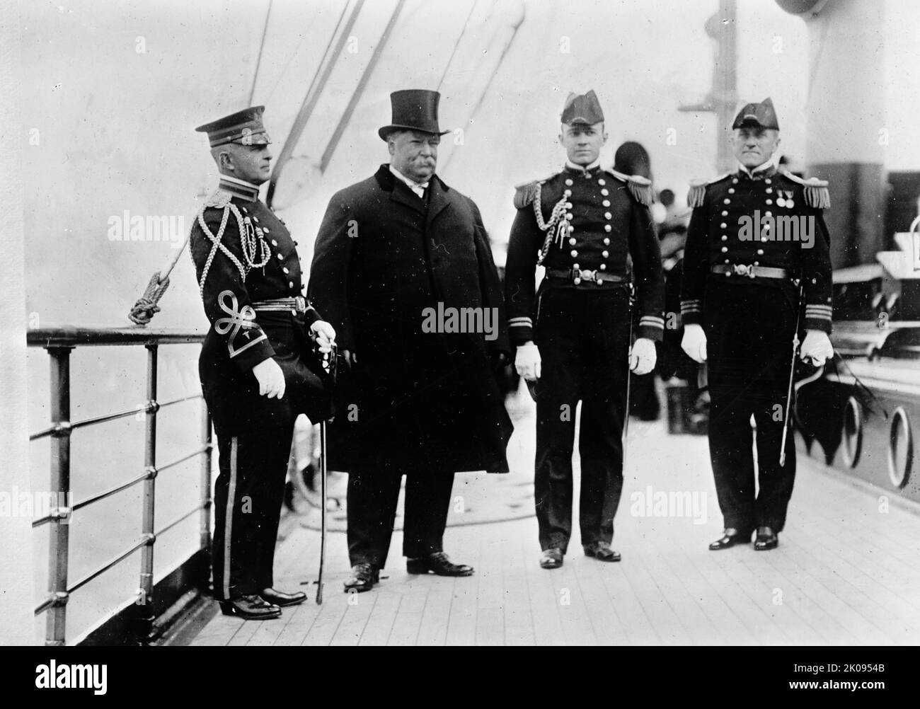 Battleship Review - Maj. Thomas L. Rhoads; President Taft; Lt. Comdr ...