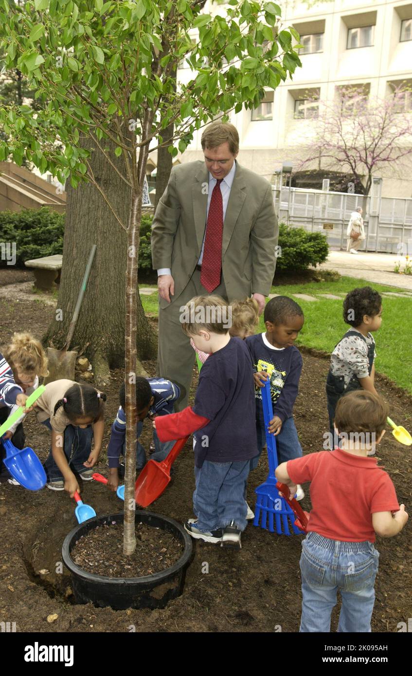 Earth Day Tree Planting Activities - Earth Day tree planting activities ...