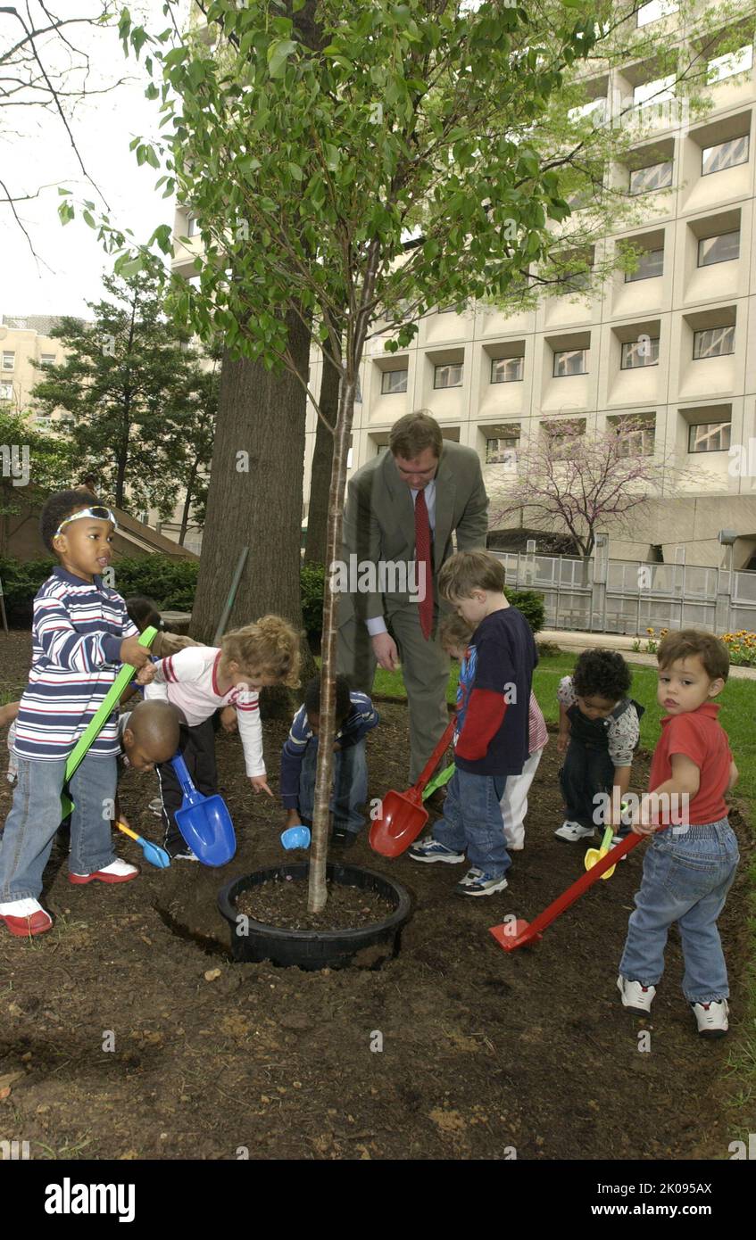 Earth Day Tree Planting Activities - Earth Day tree planting activities ...