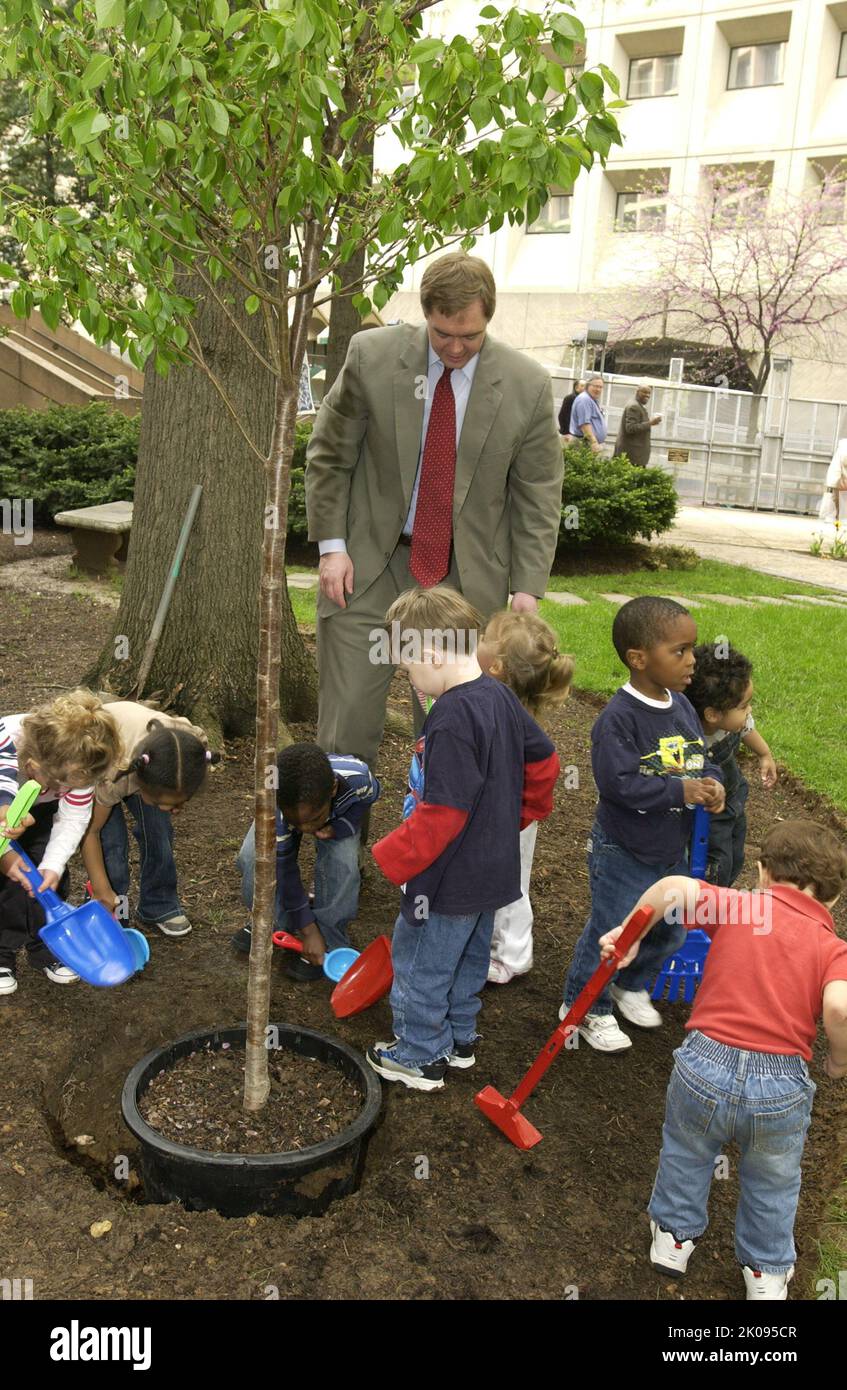 Earth Day Tree Planting Activities - Earth Day tree planting activities ...