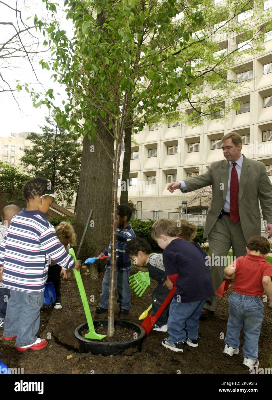 Earth Day Tree Planting Activities - Earth Day tree planting activities ...