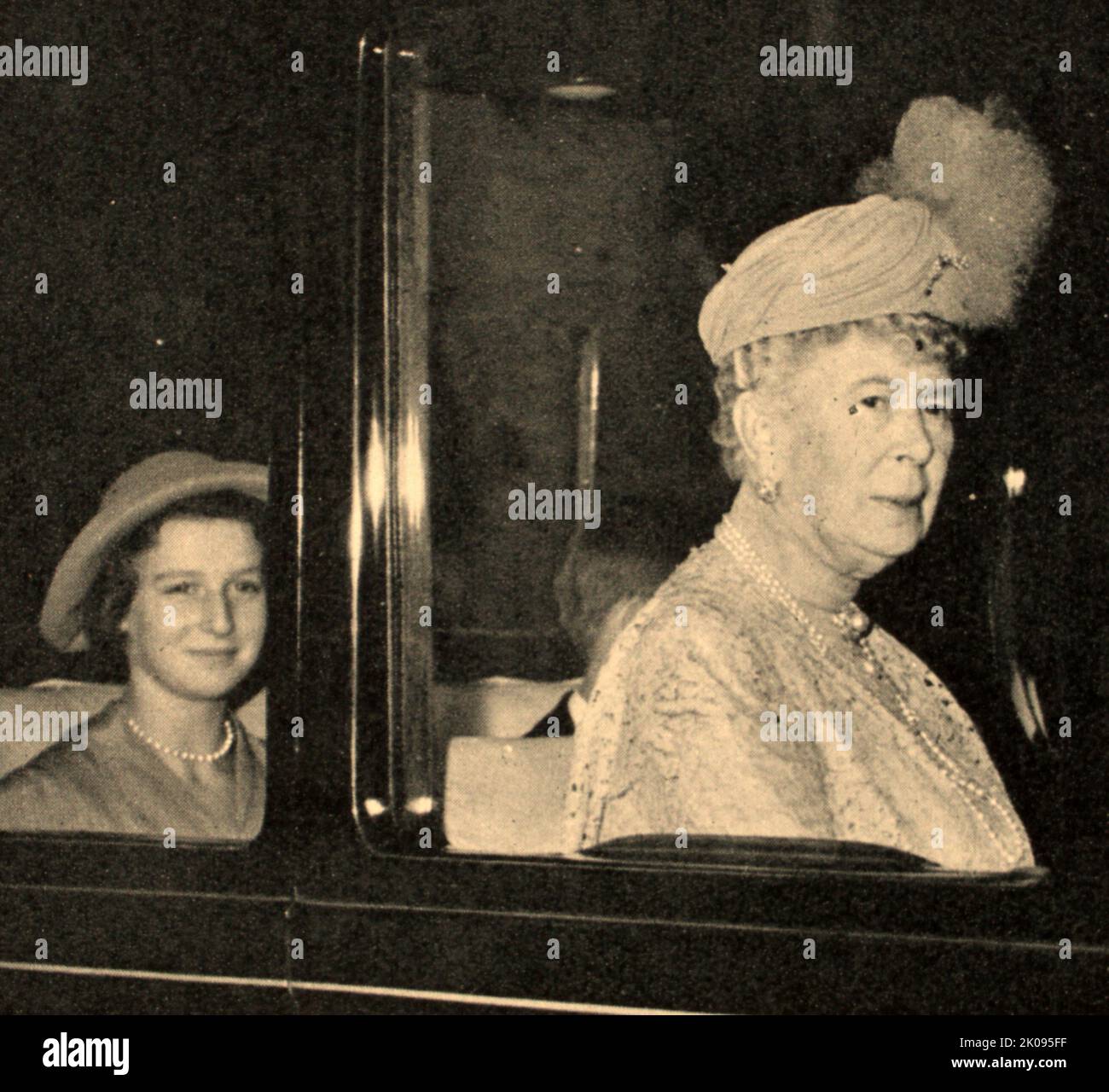 Hm the queen ii hi-res stock photography and images - Alamy