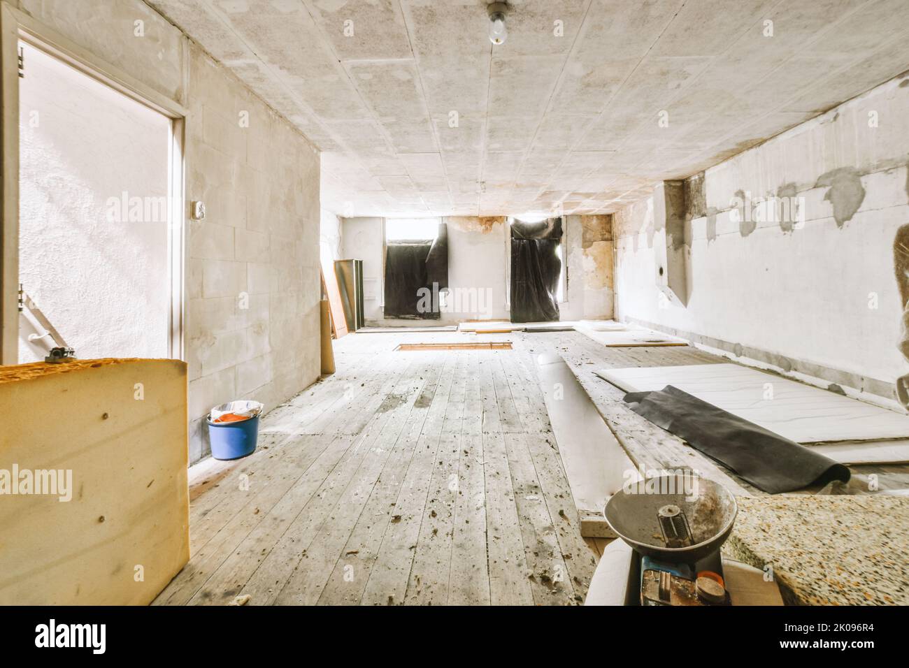 A cozy and spacious empty room in a luxury house Stock Photo - Alamy