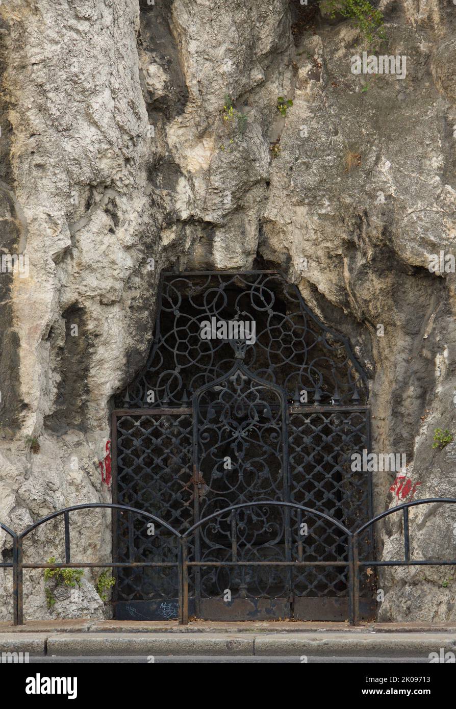 Mountain side cave hi-res stock photography and images - Alamy