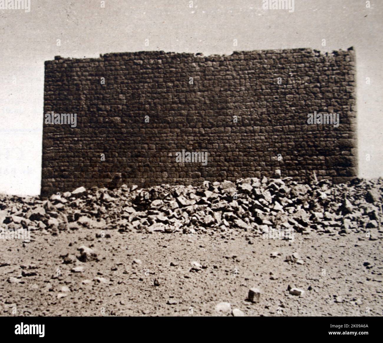 Fortified rome hi-res stock photography and images - Alamy