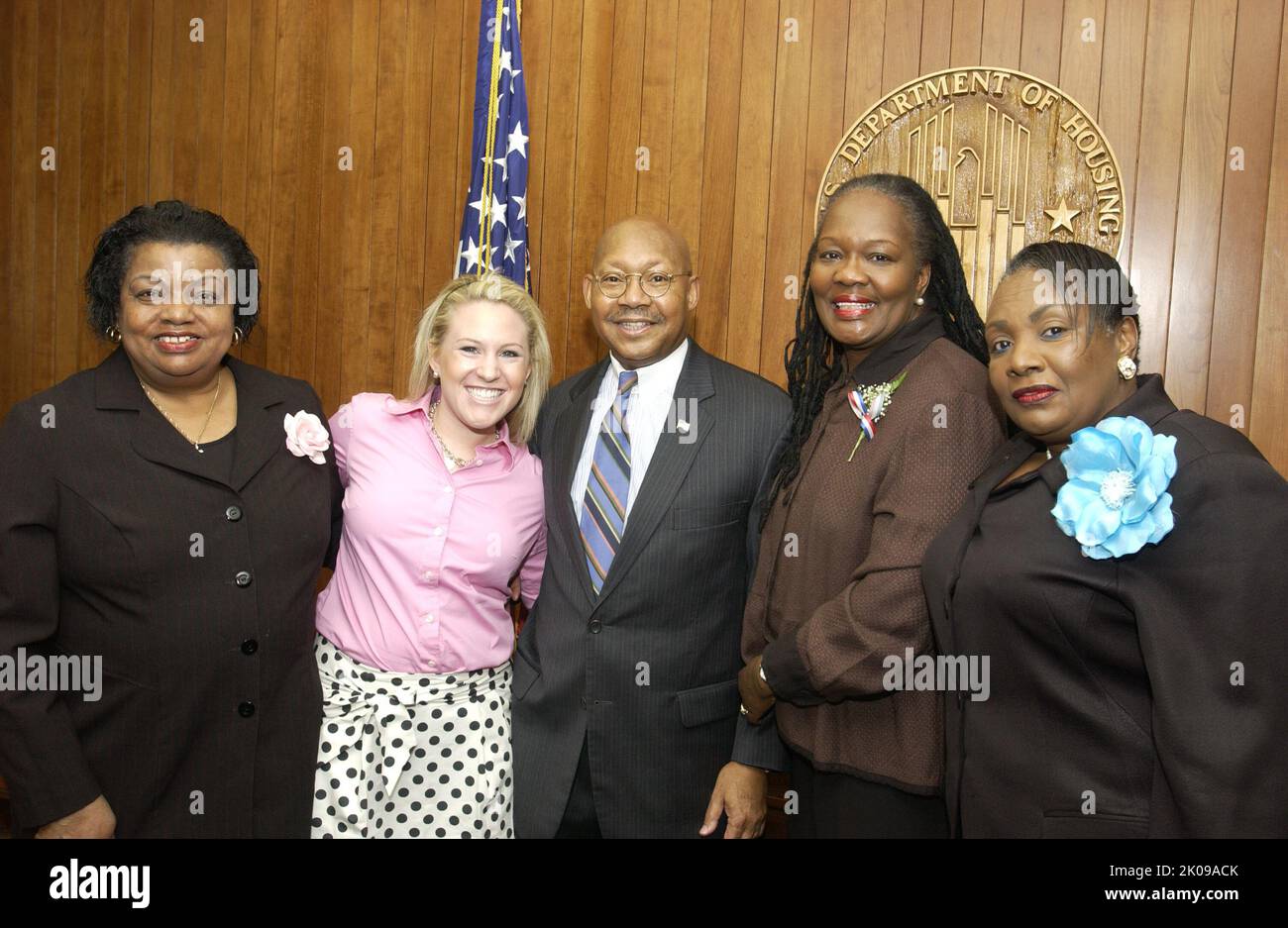 Secretary Alphonso Jackson with HUD Staff - Secretary Alphonso Jackson ...