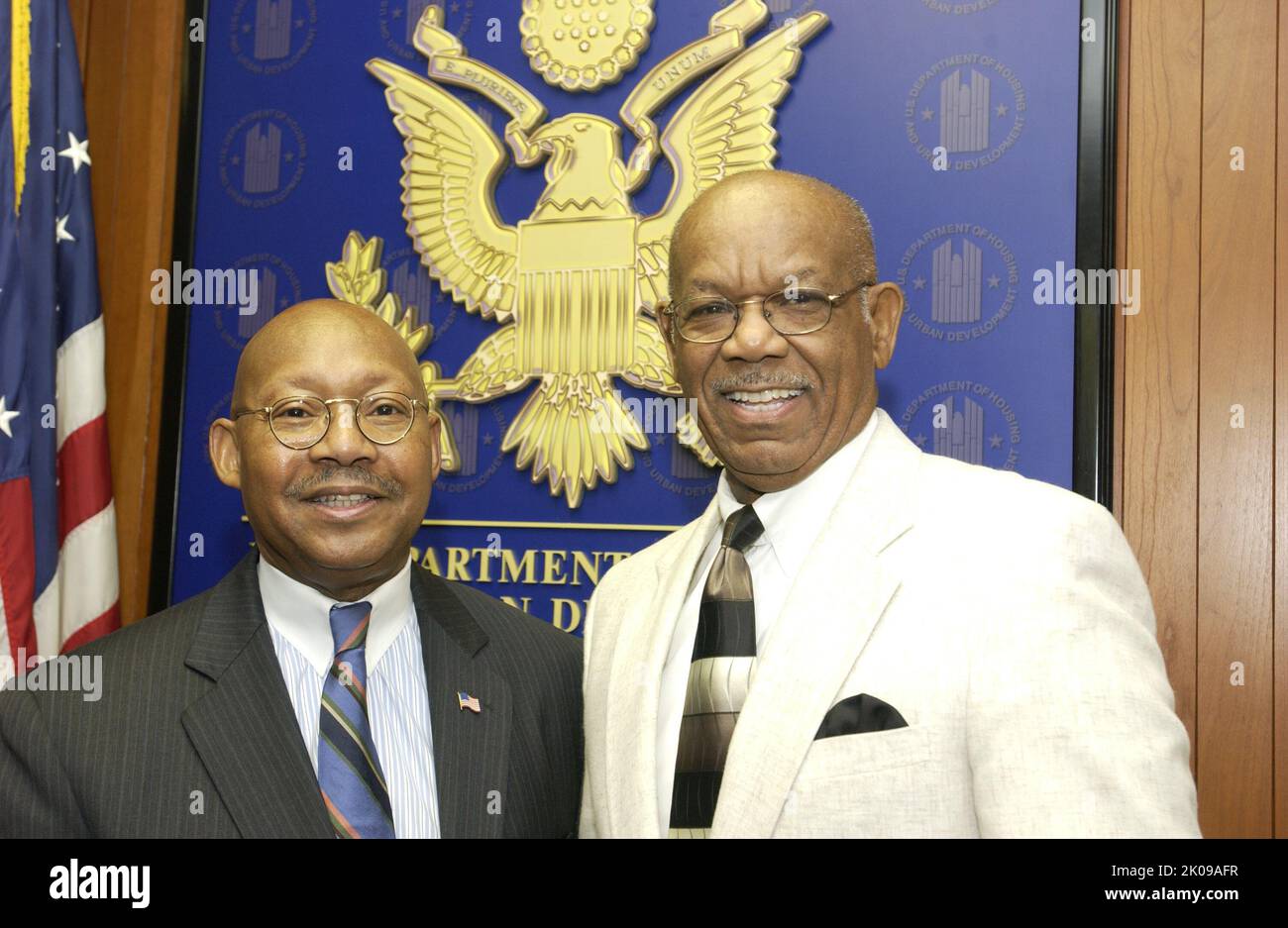 Secretary Alphonso Jackson with HUD Staff - Secretary Alphonso Jackson ...