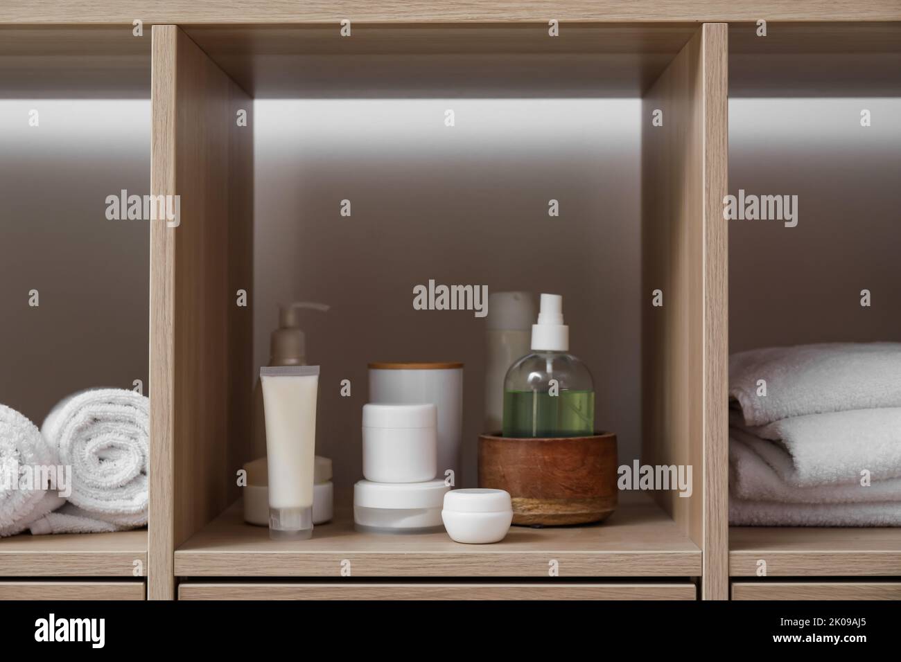 Body wash products on shelf hi-res stock photography and images - Alamy