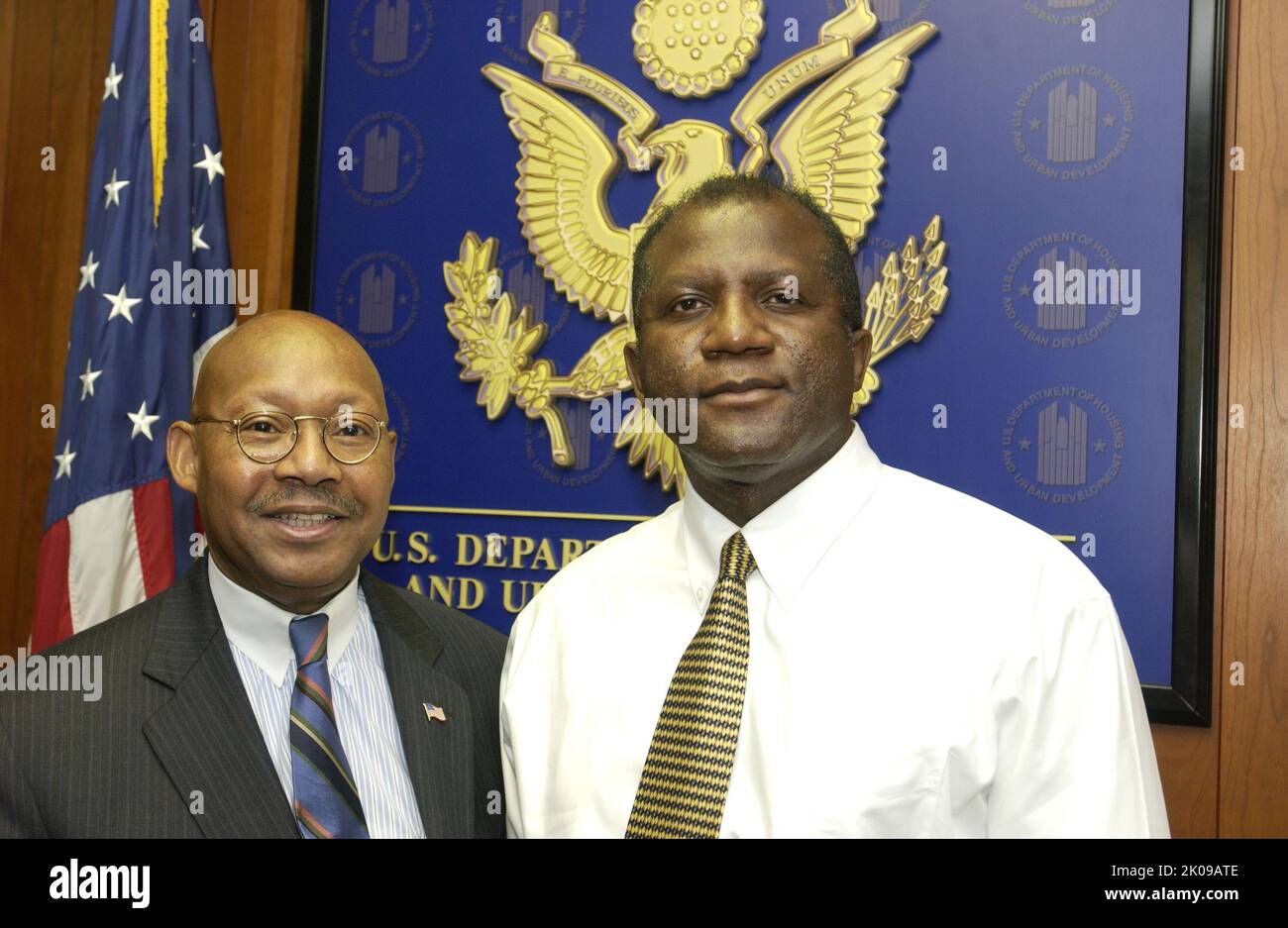 Secretary Alphonso Jackson with HUD Staff - Secretary Alphonso Jackson ...