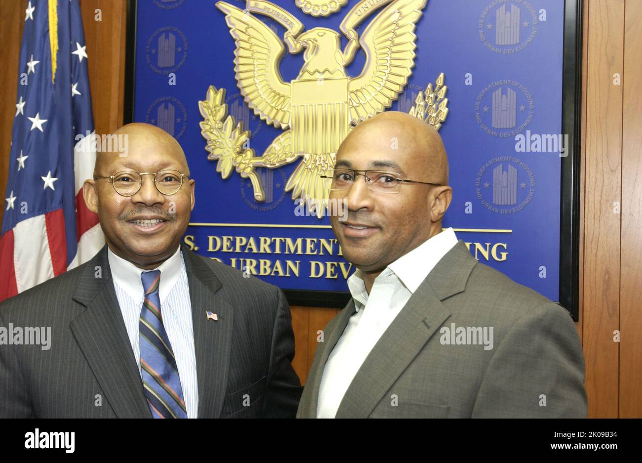 Secretary Alphonso Jackson with HUD Staff - Secretary Alphonso Jackson ...