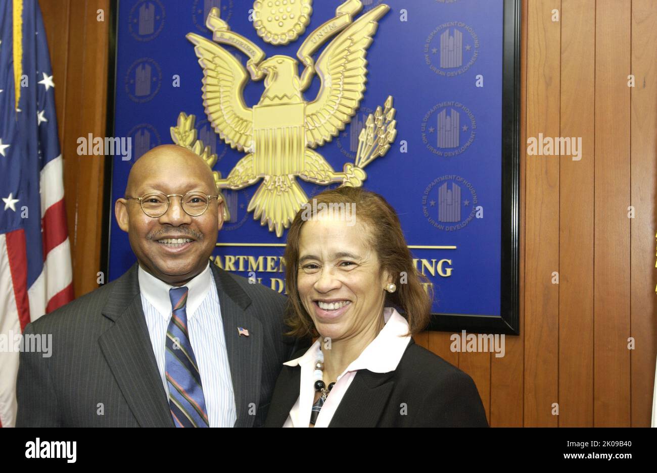 Secretary Alphonso Jackson with HUD Staff - Secretary Alphonso Jackson ...