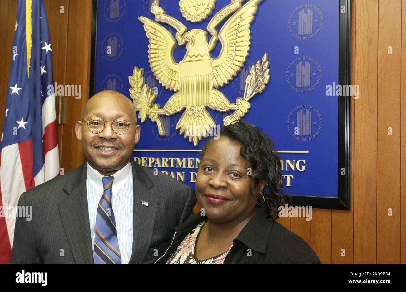 Secretary Alphonso Jackson with HUD Staff - Secretary Alphonso Jackson ...