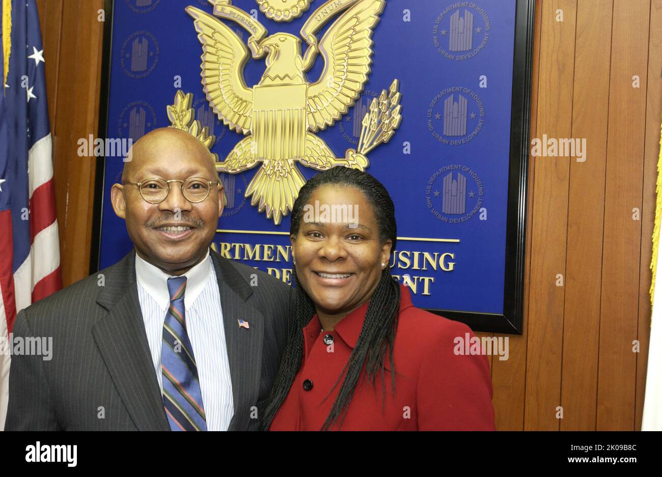 Secretary Alphonso Jackson with HUD Staff - Secretary Alphonso Jackson posing with HUD staff ...