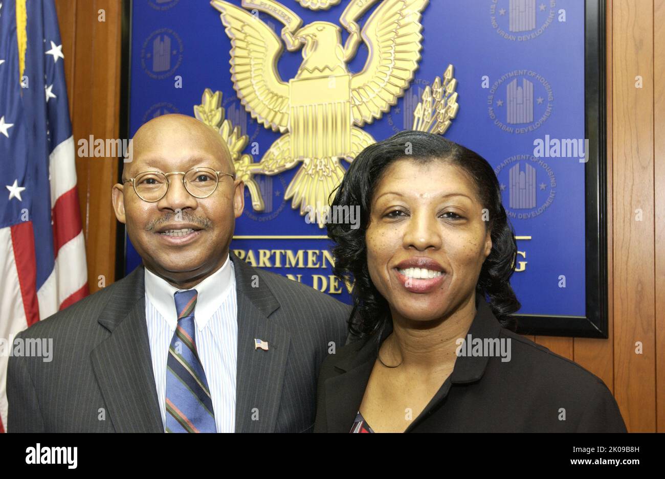 Secretary Alphonso Jackson with HUD Staff - Secretary Alphonso Jackson posing with HUD staff ...