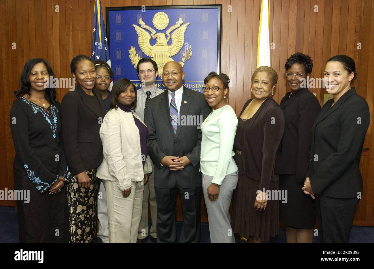Secretary Alphonso Jackson with HUD Staff - Secretary Alphonso Jackson posing with HUD staff ...