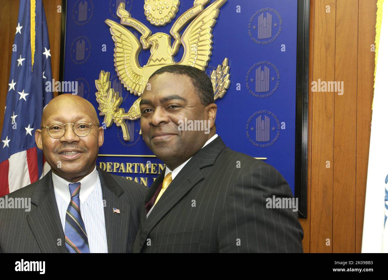 Secretary Alphonso Jackson with HUD Staff - Secretary Alphonso Jackson ...