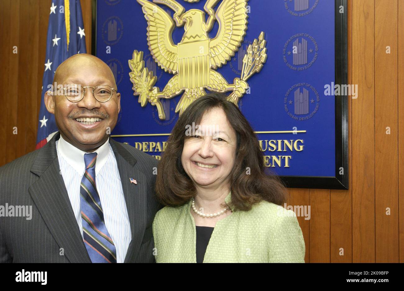 Secretary Alphonso Jackson with HUD Staff - Secretary Alphonso Jackson ...