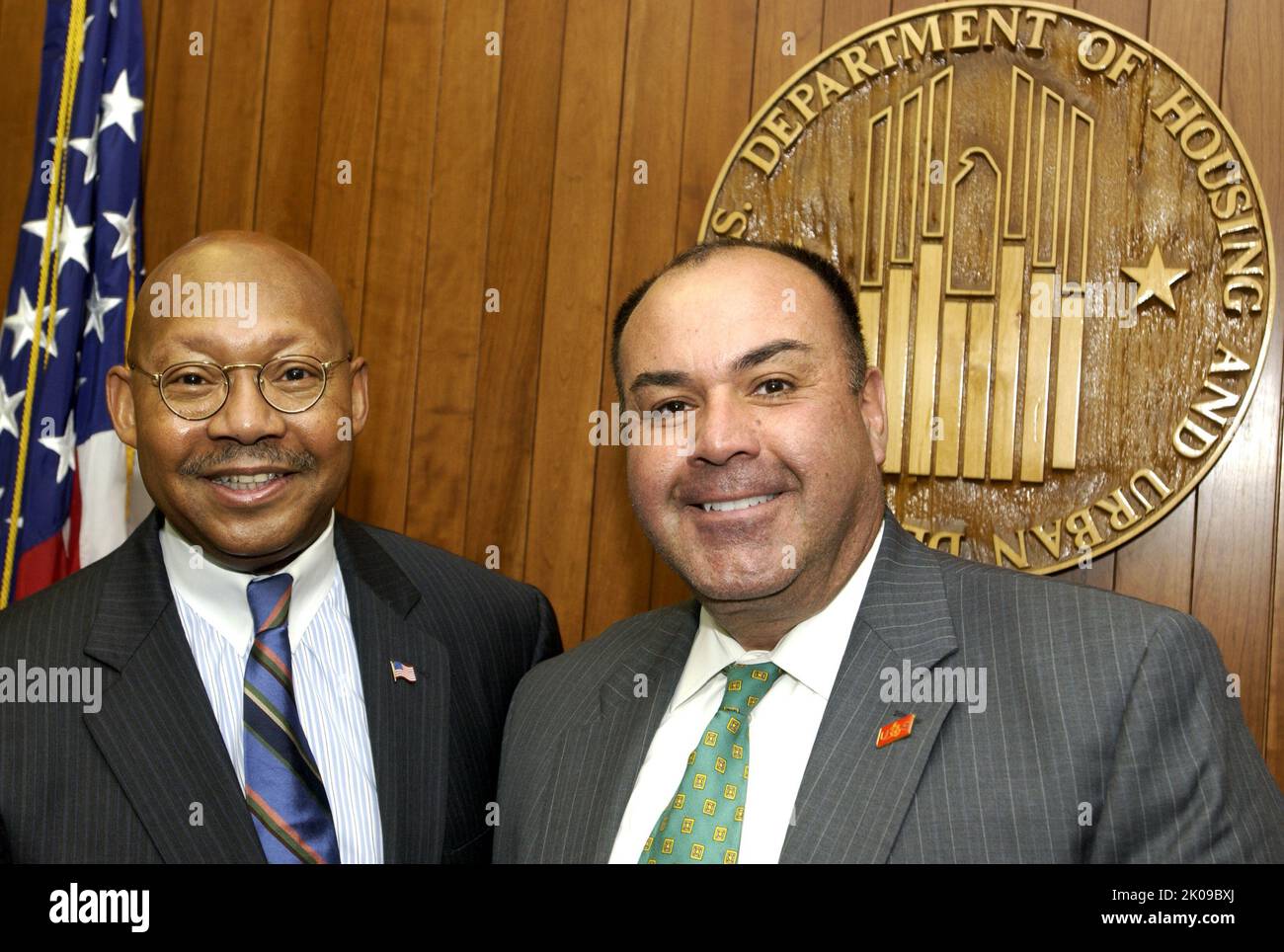 Secretary Alphonso Jackson with HUD Staff - Secretary Alphonso Jackson ...