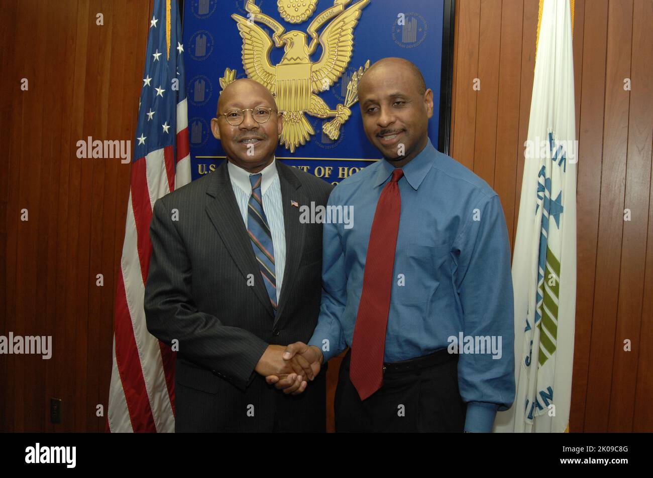 Secretary Alphonso Jackson with HUD Staff - Secretary Alphonso Jackson ...