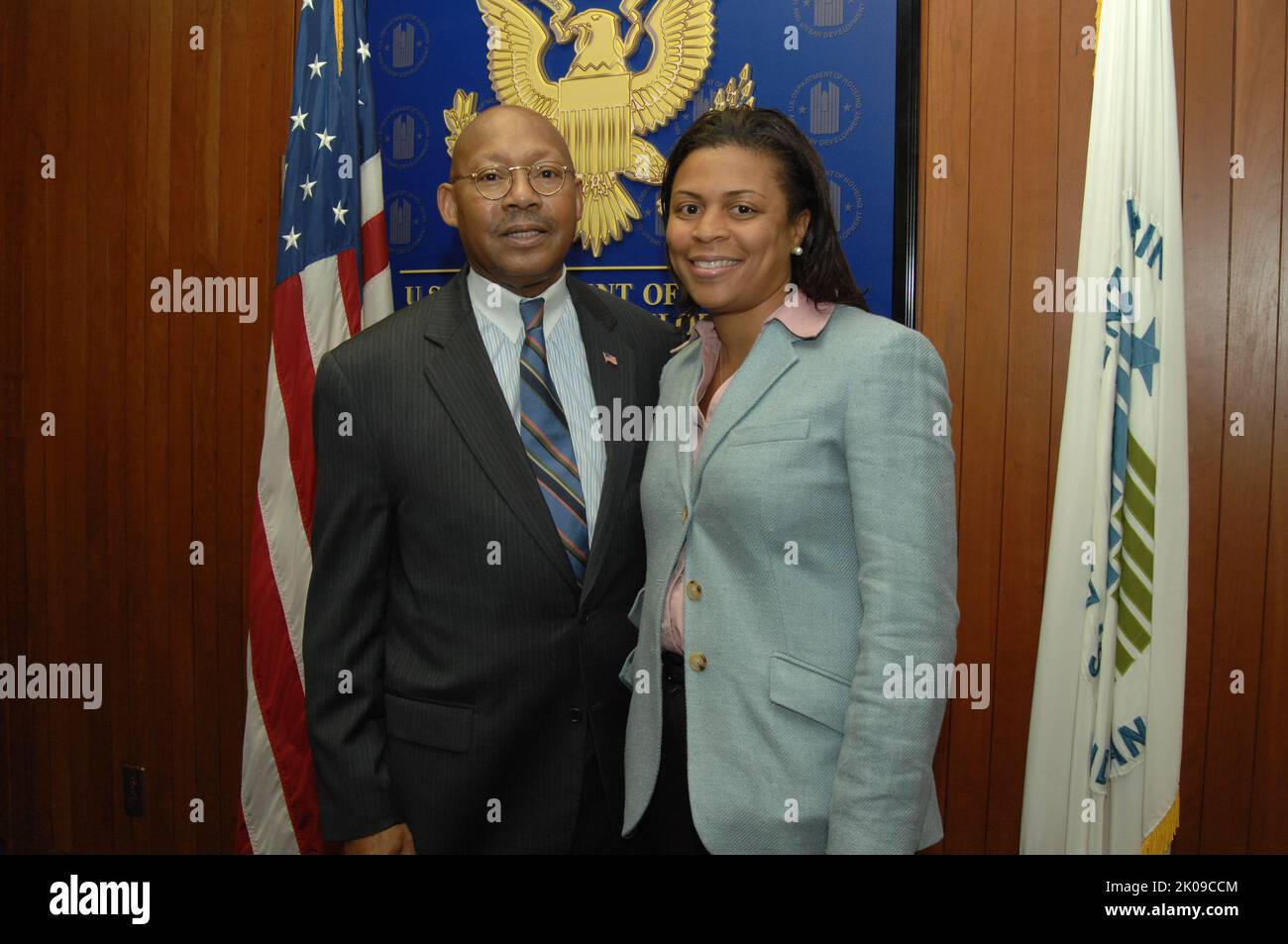 Secretary Alphonso Jackson with HUD Staff - Secretary Alphonso Jackson ...
