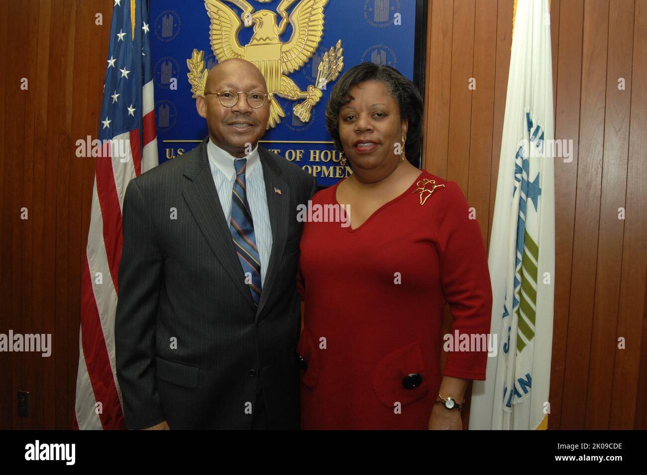 Secretary Alphonso Jackson with HUD Staff - Secretary Alphonso Jackson ...