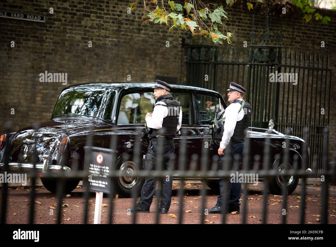 Queen elizabeth ii usa motorcade hi-res stock photography and images ...