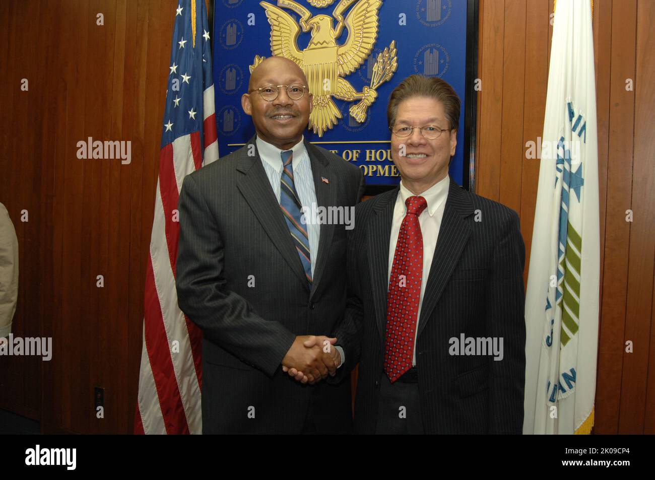 Secretary Alphonso Jackson with HUD Staff - Secretary Alphonso Jackson ...