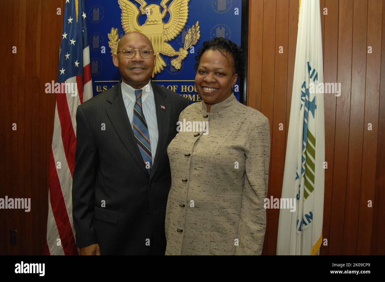 Secretary Alphonso Jackson with HUD Staff - Secretary Alphonso Jackson ...