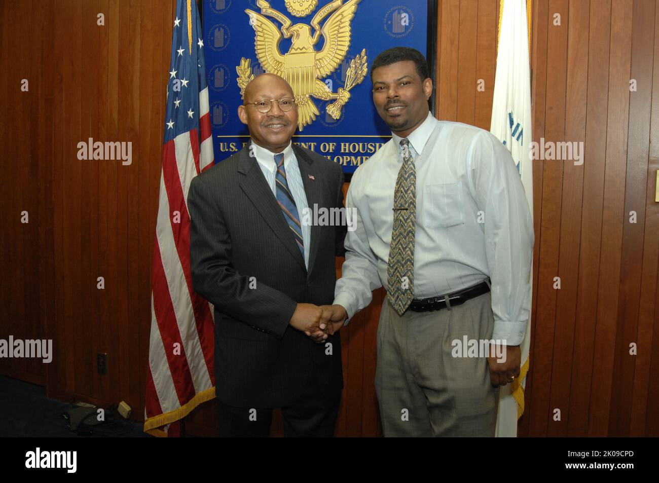 Secretary Alphonso Jackson with HUD Staff - Secretary Alphonso Jackson ...